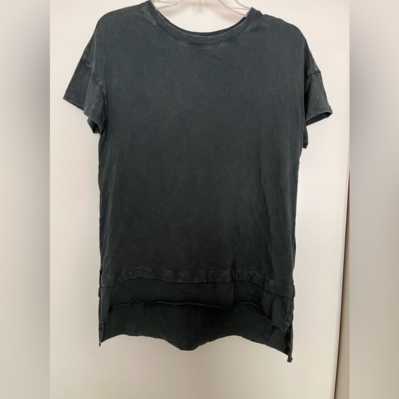 Universal Thread | Tops | Universal Thread Blkish Distressed Tshirt ...